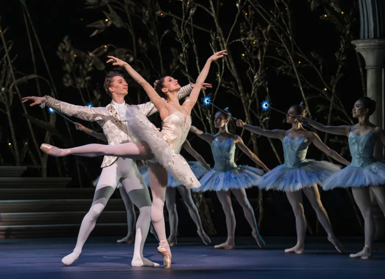 Versión digital emite en cines Cinderella desde la Royal Opera House ...